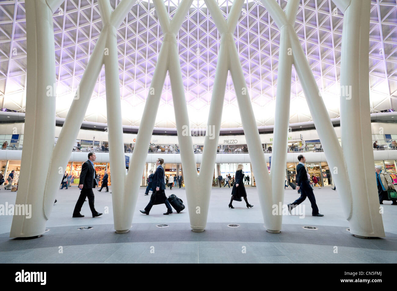 Kings Cross Station, The Western Concourse - a £500 million ...