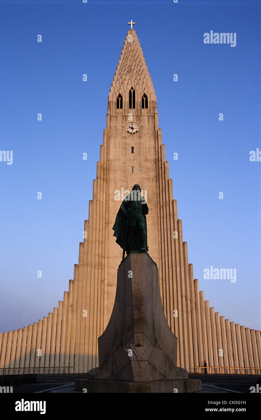 Iceland, Reykjavik, statue of Leifur Eiriksson son of Erik the Red ...