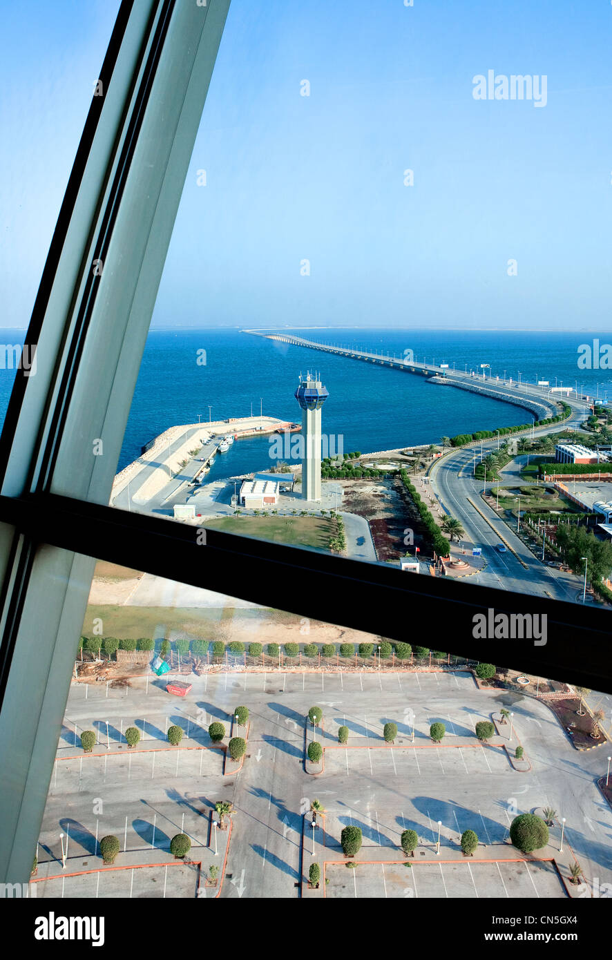 Bahrain, the King Fahad Causeway to Saudi Arabia Stock Photo - Alamy