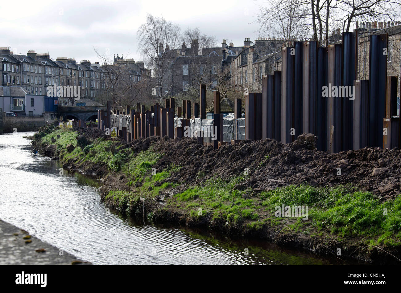 Flood protection barriers scotland hi-res stock photography and images ...