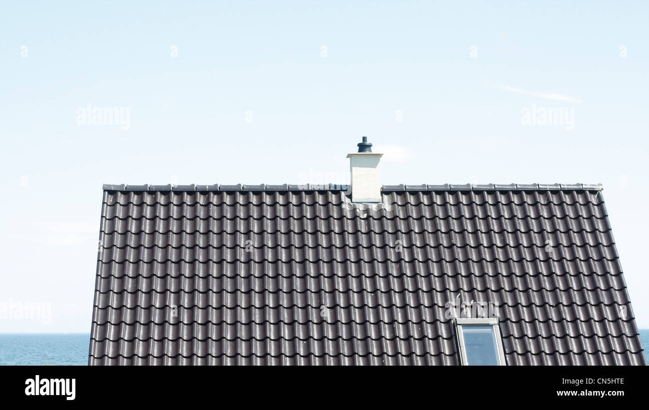 House roof hi-res stock photography and images - Alamy