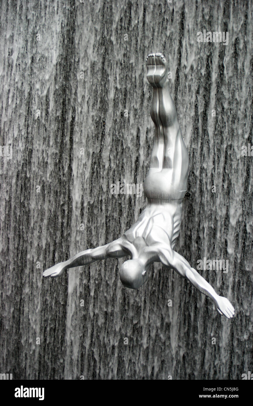 'Waterfall' sculpture with divers by DPPA Architects of Singapore ...