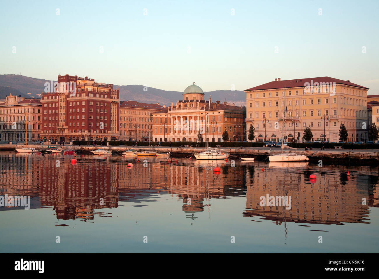 Reflected seafront buildings hi-res stock photography and images - Alamy