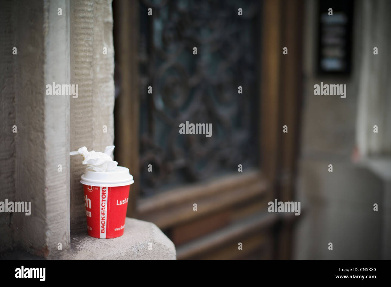 Coffee cup thrown away hi-res stock photography and images - Alamy