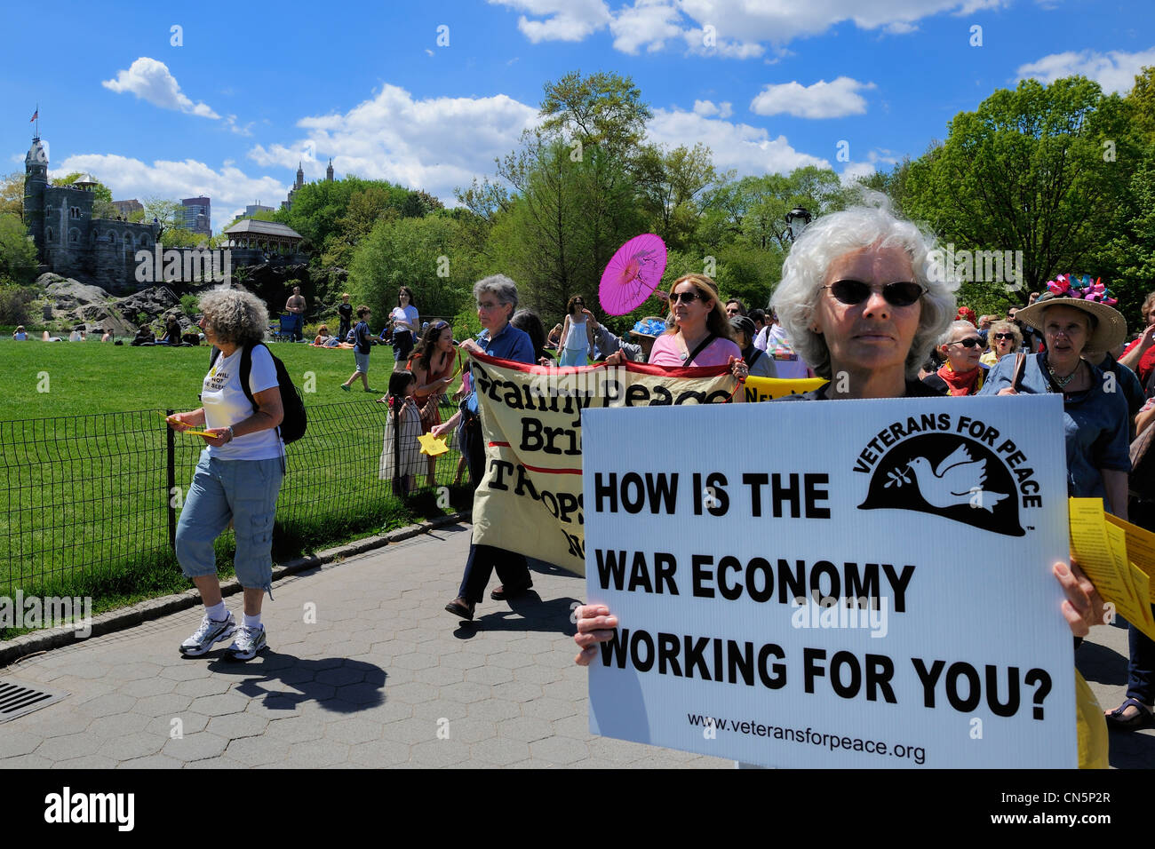 New york city peace rally hi-res stock photography and images - Alamy