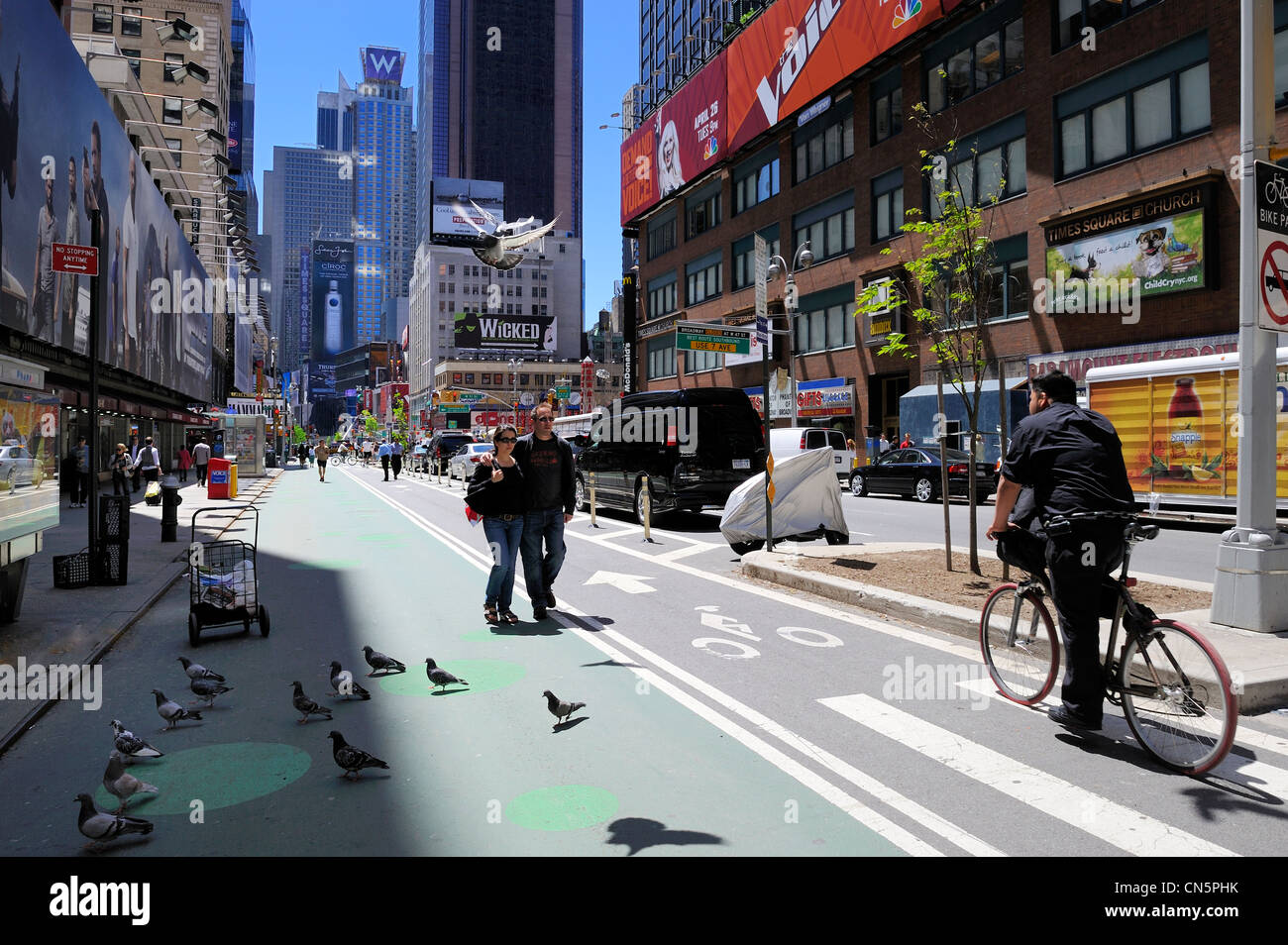 United States, New York City, Manhattan, Midtown, Times Square at 53rd ...