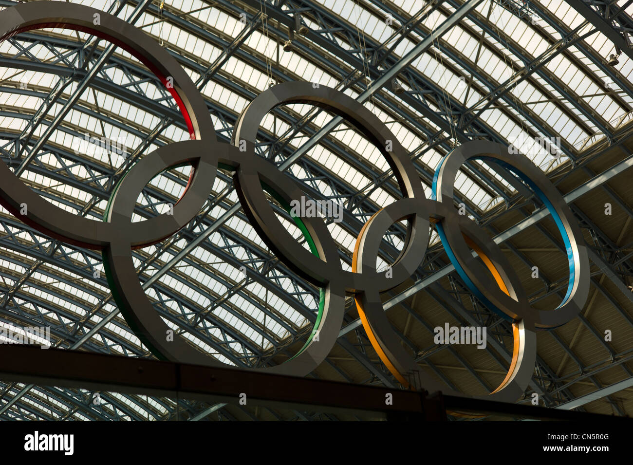 The Olympic Rings at King's Cross St Pancras railway station Stock ...