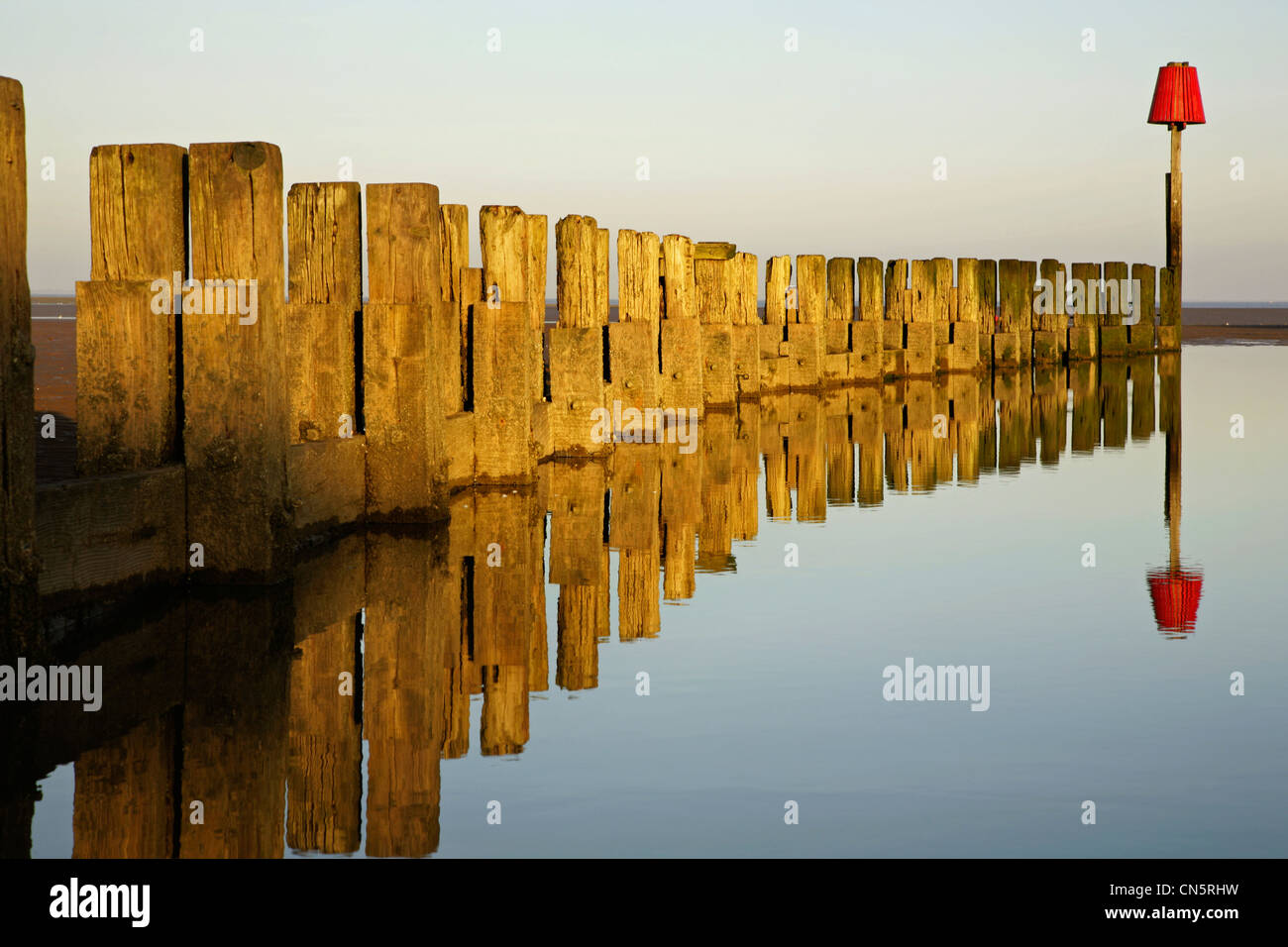 Timber sea defence groyne, Cleethorpes beach Stock Photo - Alamy