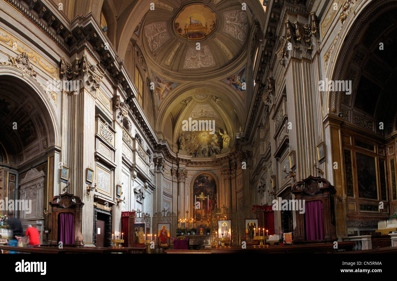 Italy Rome old town church at The Trevi fountain Stock Photo - Alamy