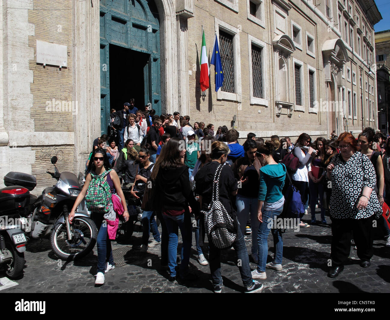 Rome Italian pupils coming out from school Stock Photo - Alamy