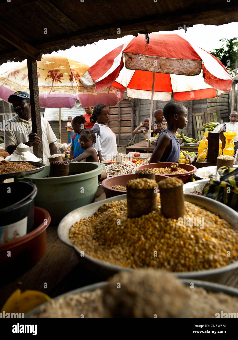 Market stall cameroon hi-res stock photography and images - Alamy