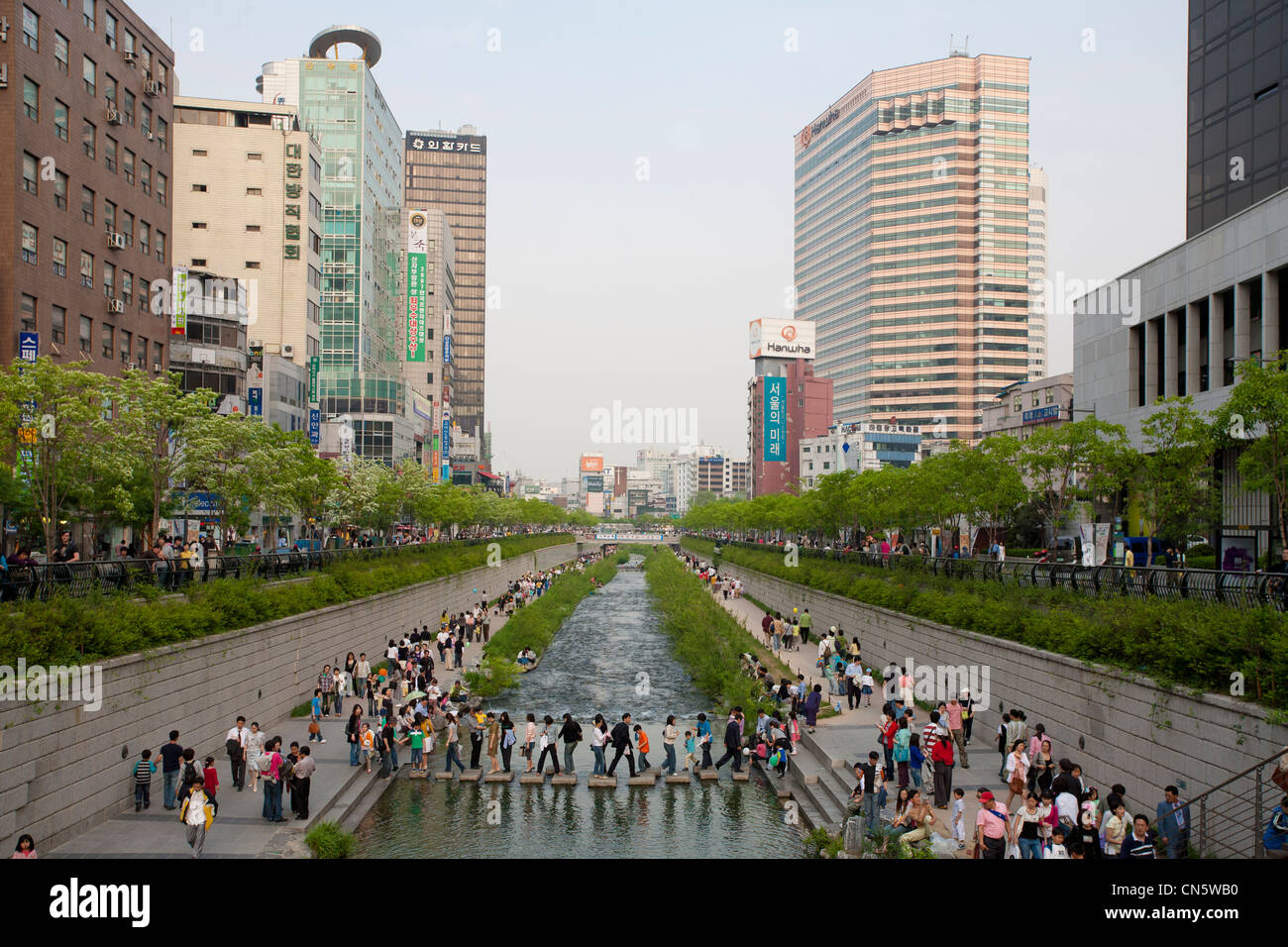 South Korea, Seoul, Jongno District, Cheonggye Plaza, view of ...