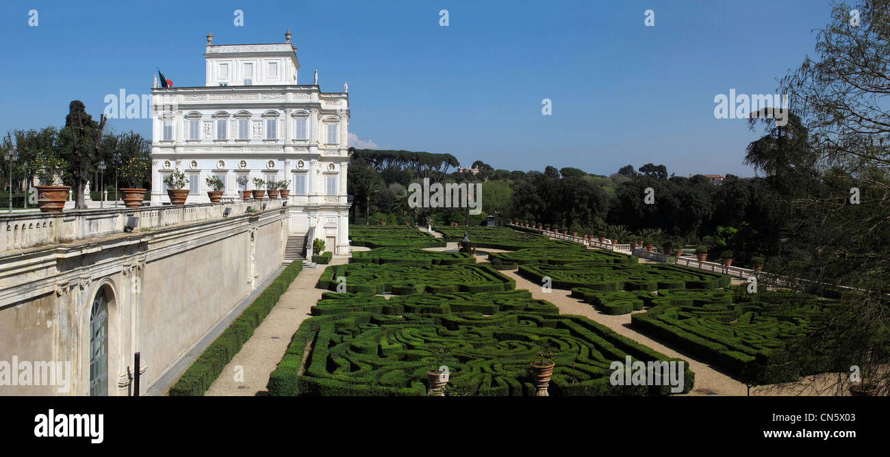 Italy Rome maze in Villa Doria Pamphilj Stock Photo - Alamy