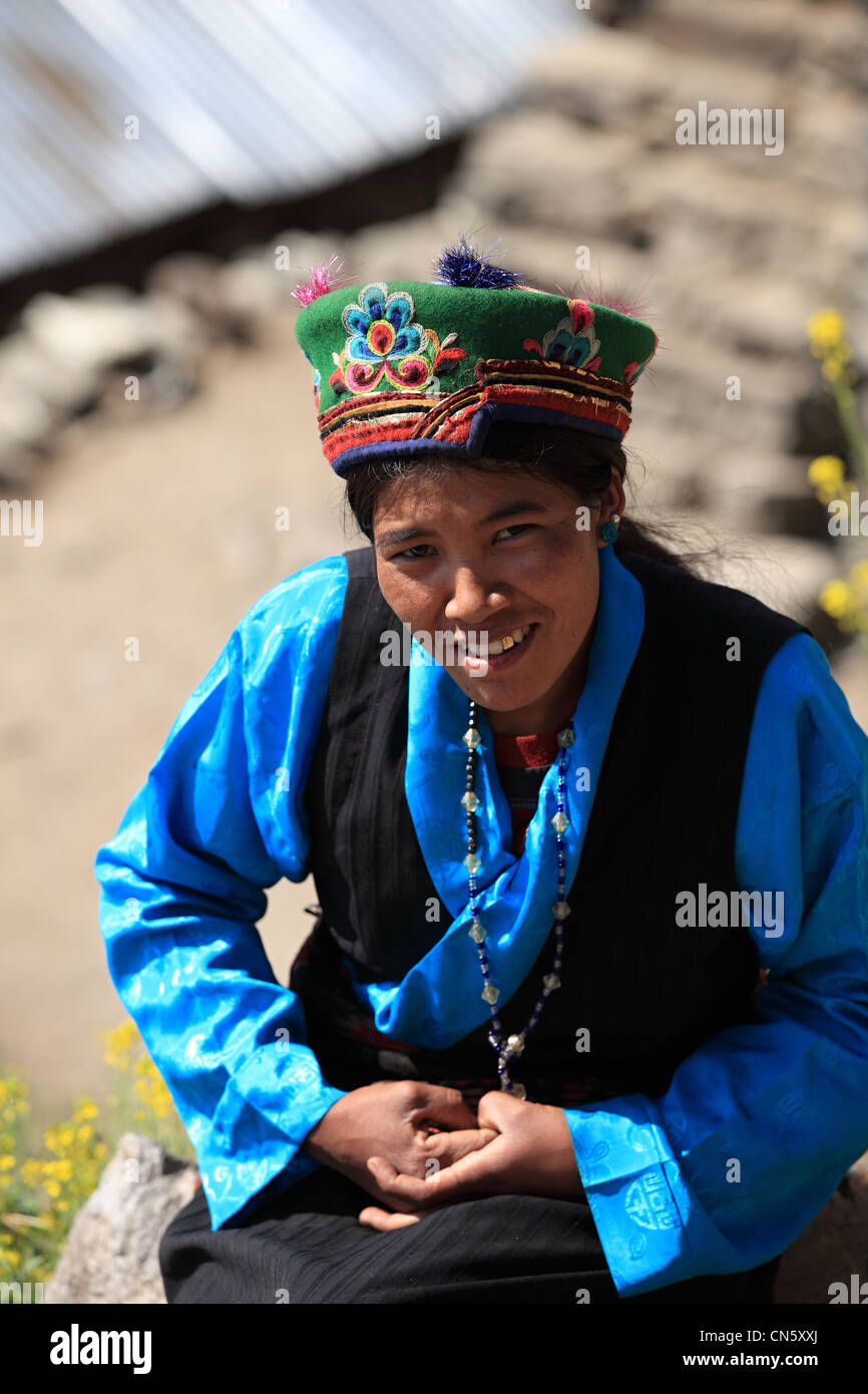 Tamang dress hi-res stock photography and images - Alamy