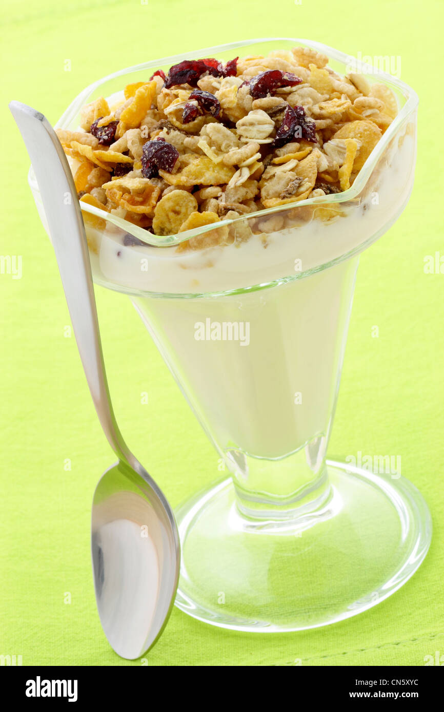 Crunchy granola and creamy yogurt hi-res stock photography and images ...