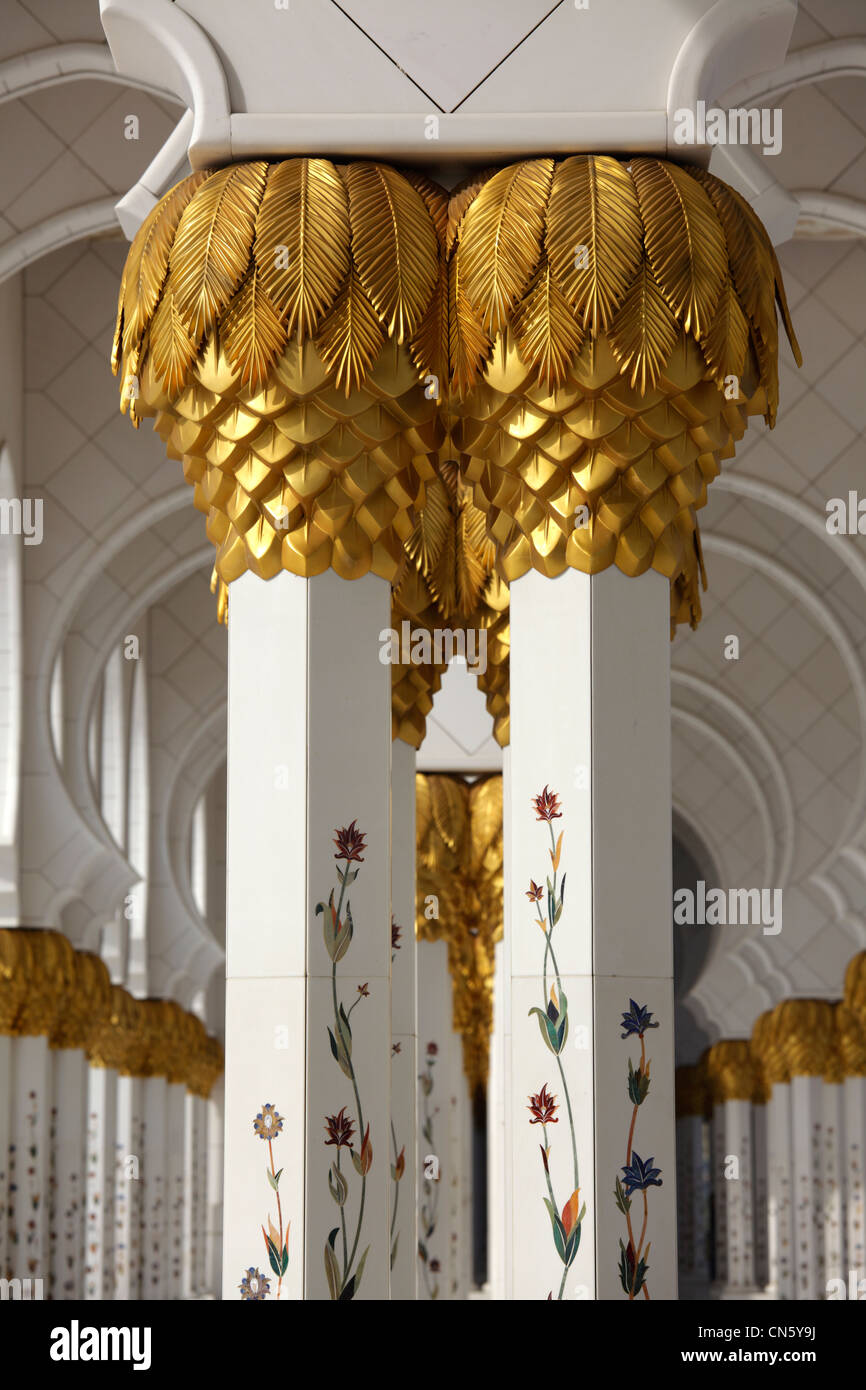 Detail of columns of Sheikh Zayed Grand Mosque, Abu Dhabi, United Arab ...