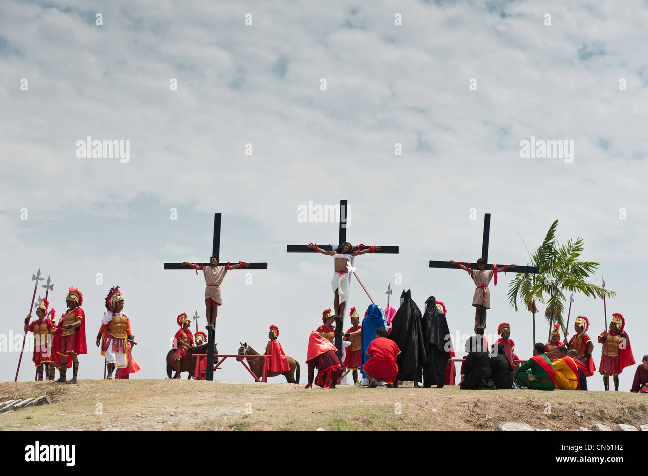 Performance of the passion of Christ at the Cutud crucifixion site ...