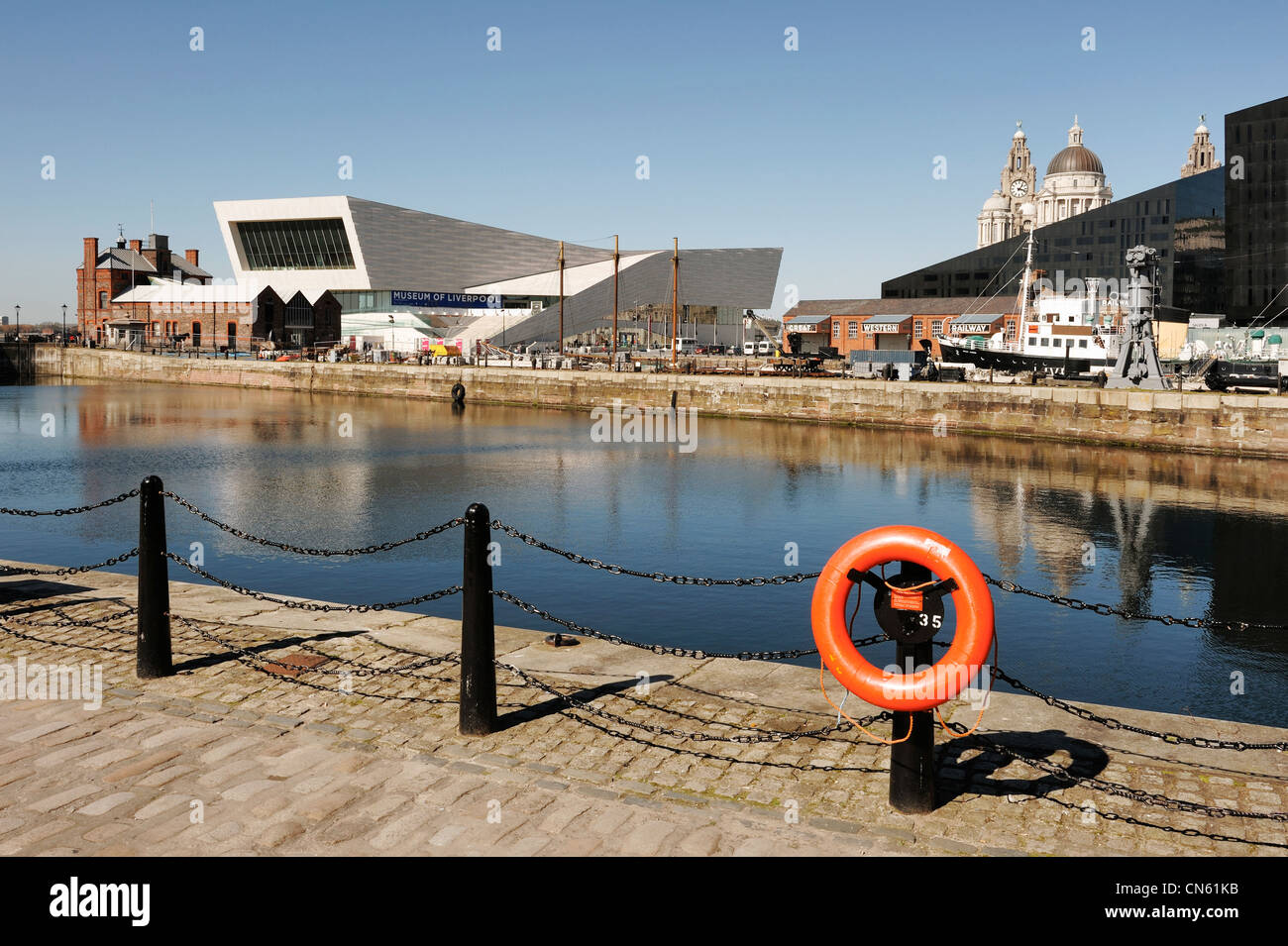Mersey docks building hi-res stock photography and images - Alamy