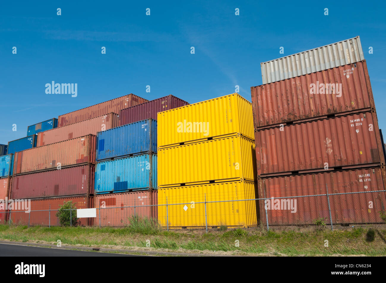 Moving cargo containers hi-res stock photography and images - Alamy