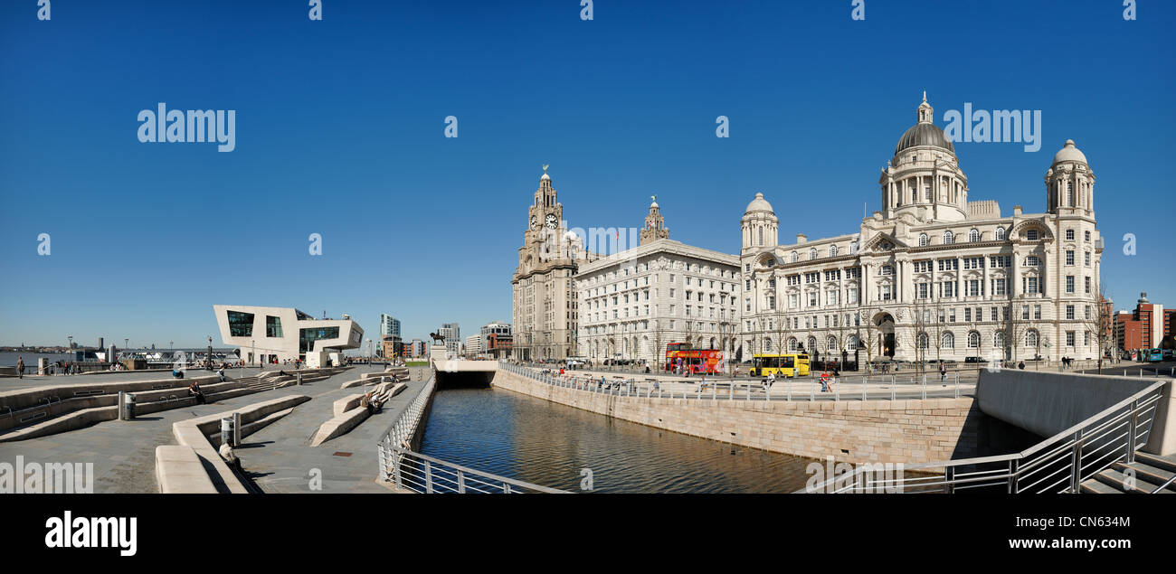 Liverpool Ferry Terminal Stock Photos & Liverpool Ferry Terminal Stock ...