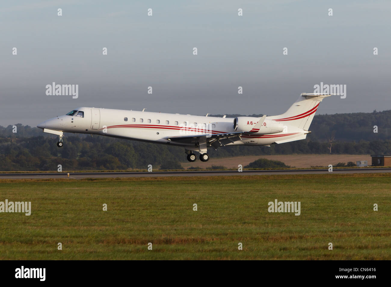 Embraer cockpit hi-res stock photography and images - Alamy