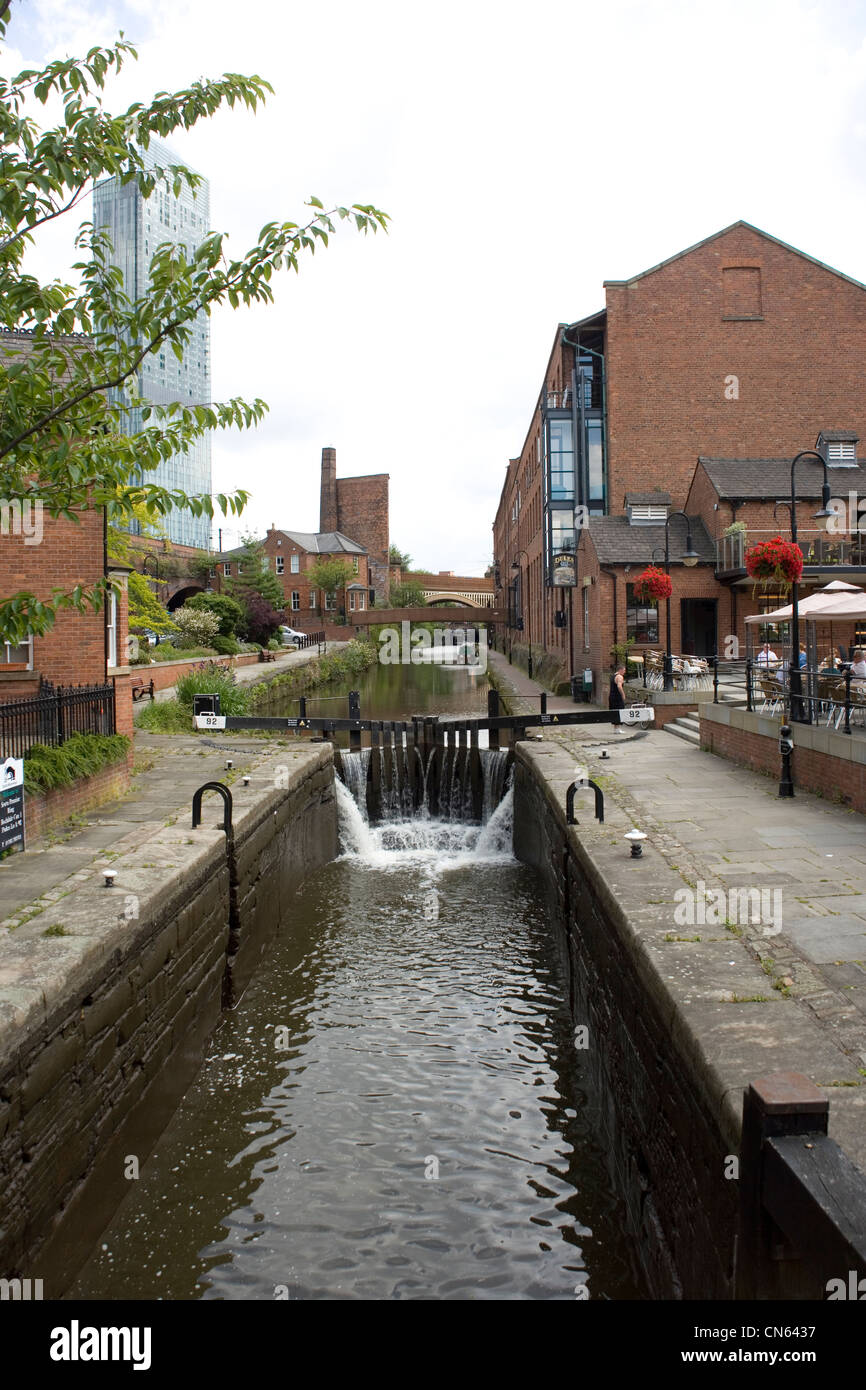 Castlefield lock hi-res stock photography and images - Alamy