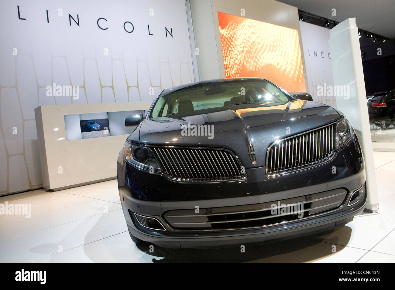 Lincoln brand logo hi-res stock photography and images - Alamy