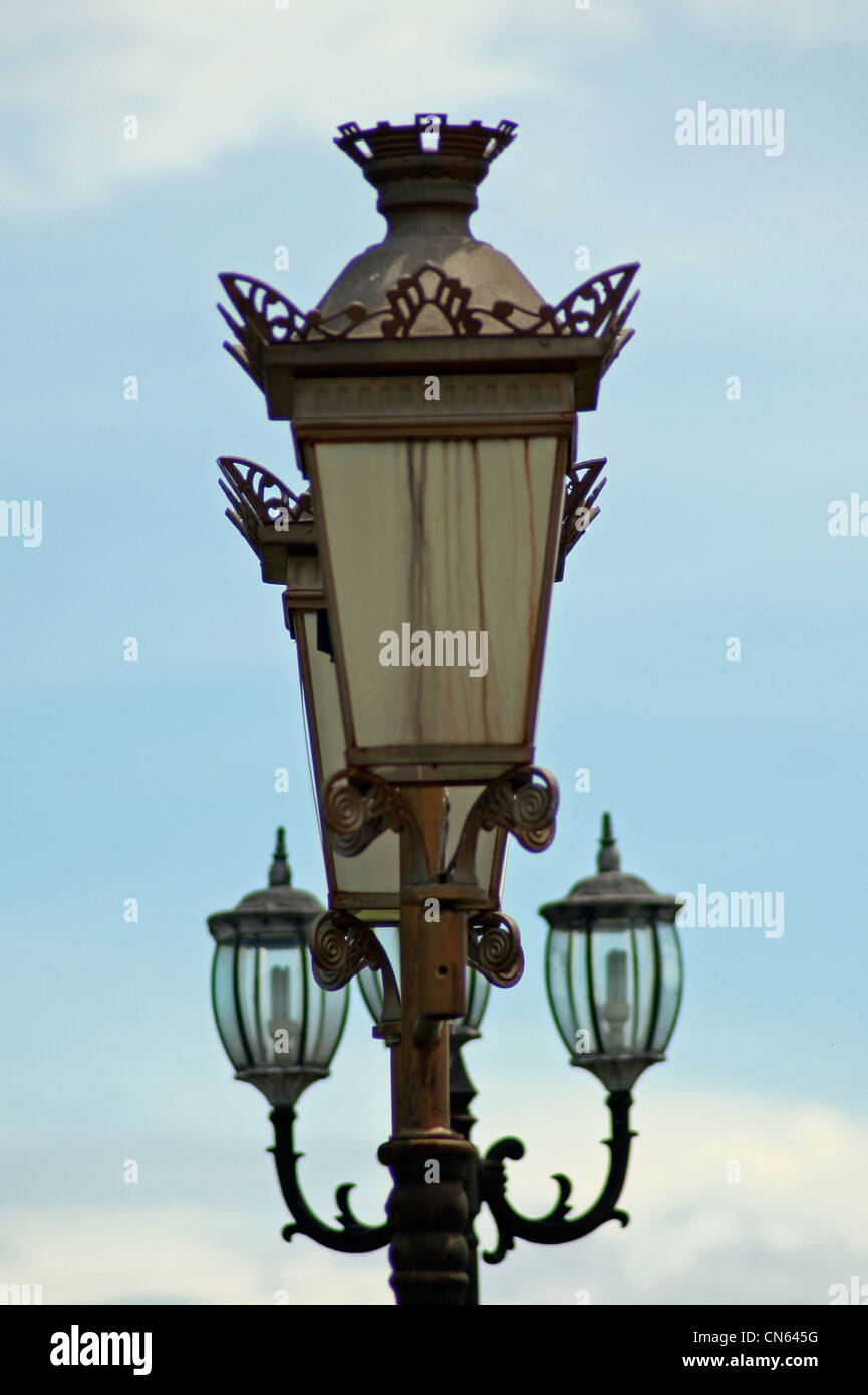 Ornate victorian streetlights hi-res stock photography and images - Alamy