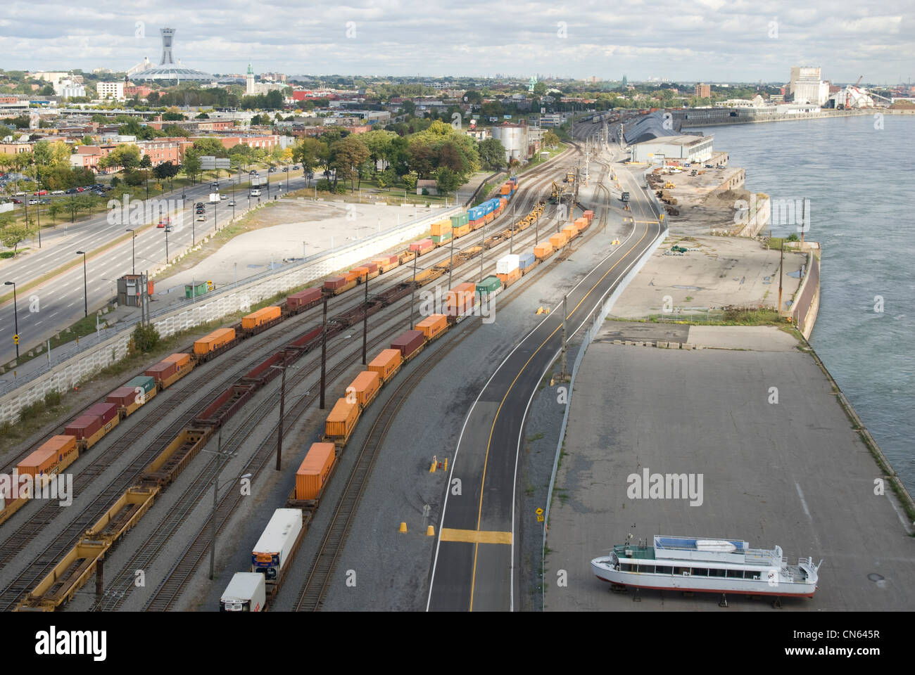 Montreal railroad hi-res stock photography and images - Alamy