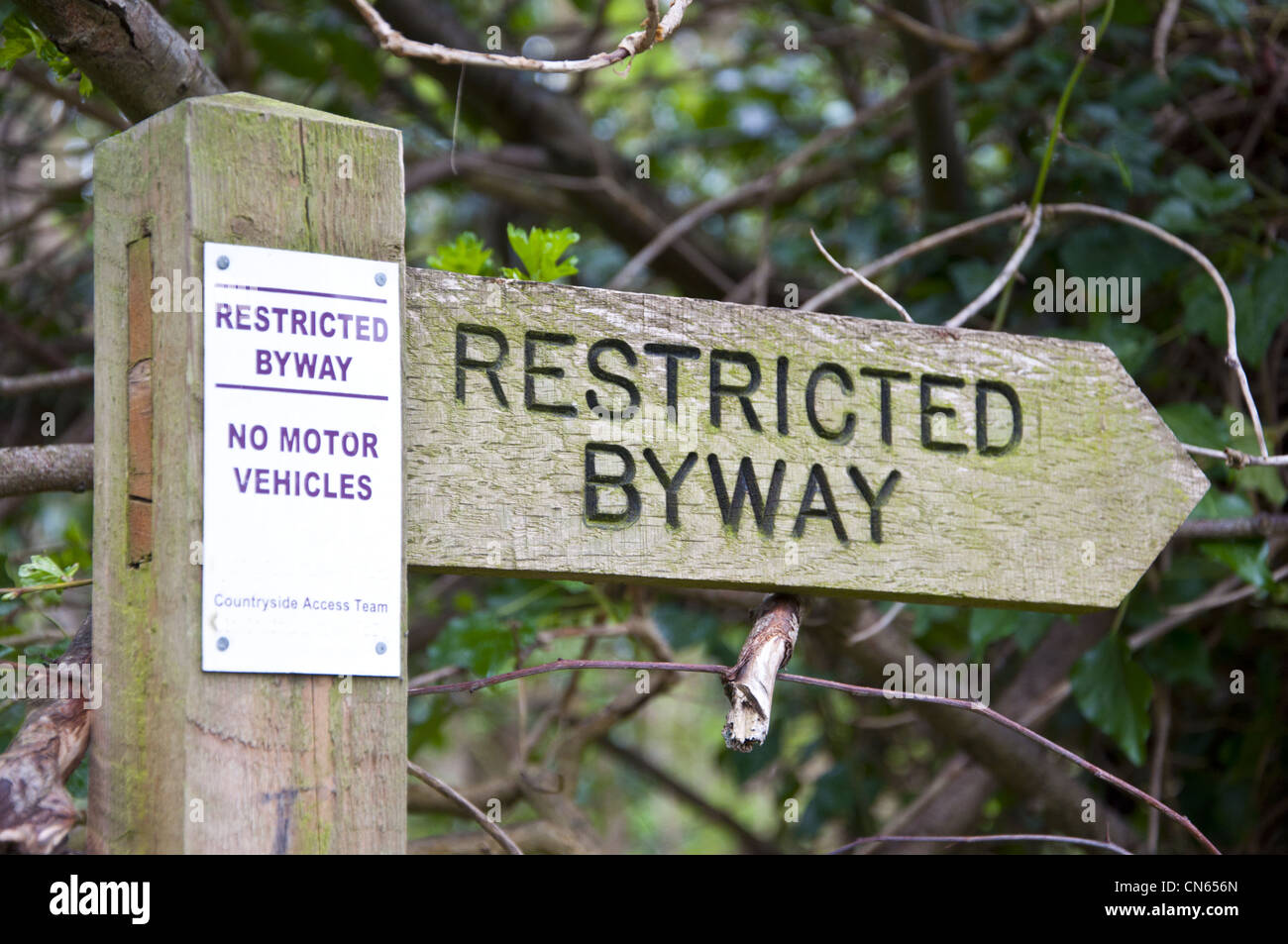 Restricted byway sign hi-res stock photography and images - Alamy
