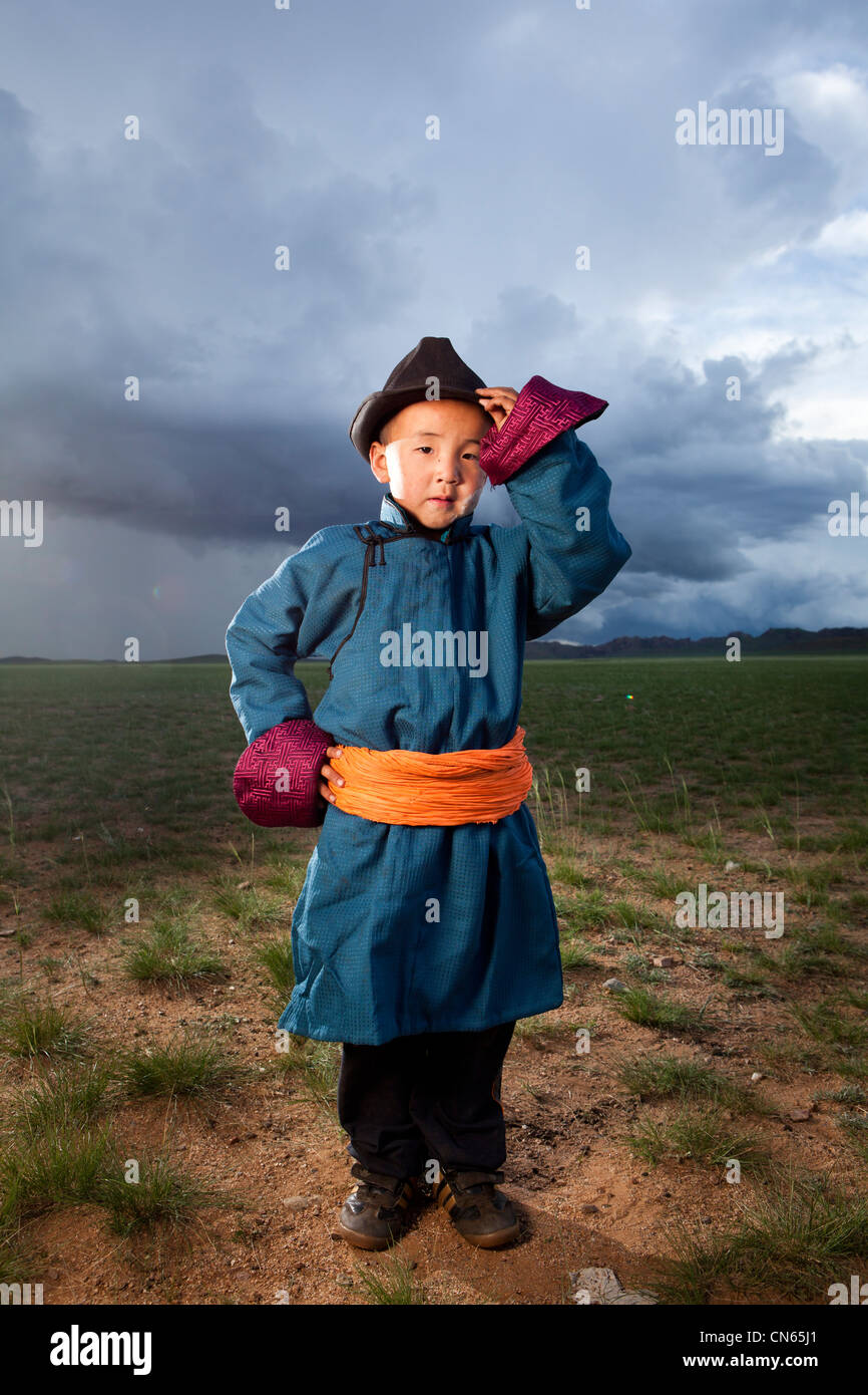 Mongolian child on the steppe , khuduu aral, khentii province, Mongolia ...