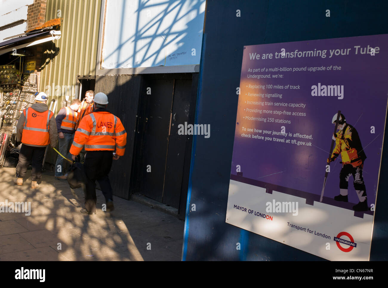 British workman hi-res stock photography and images - Alamy