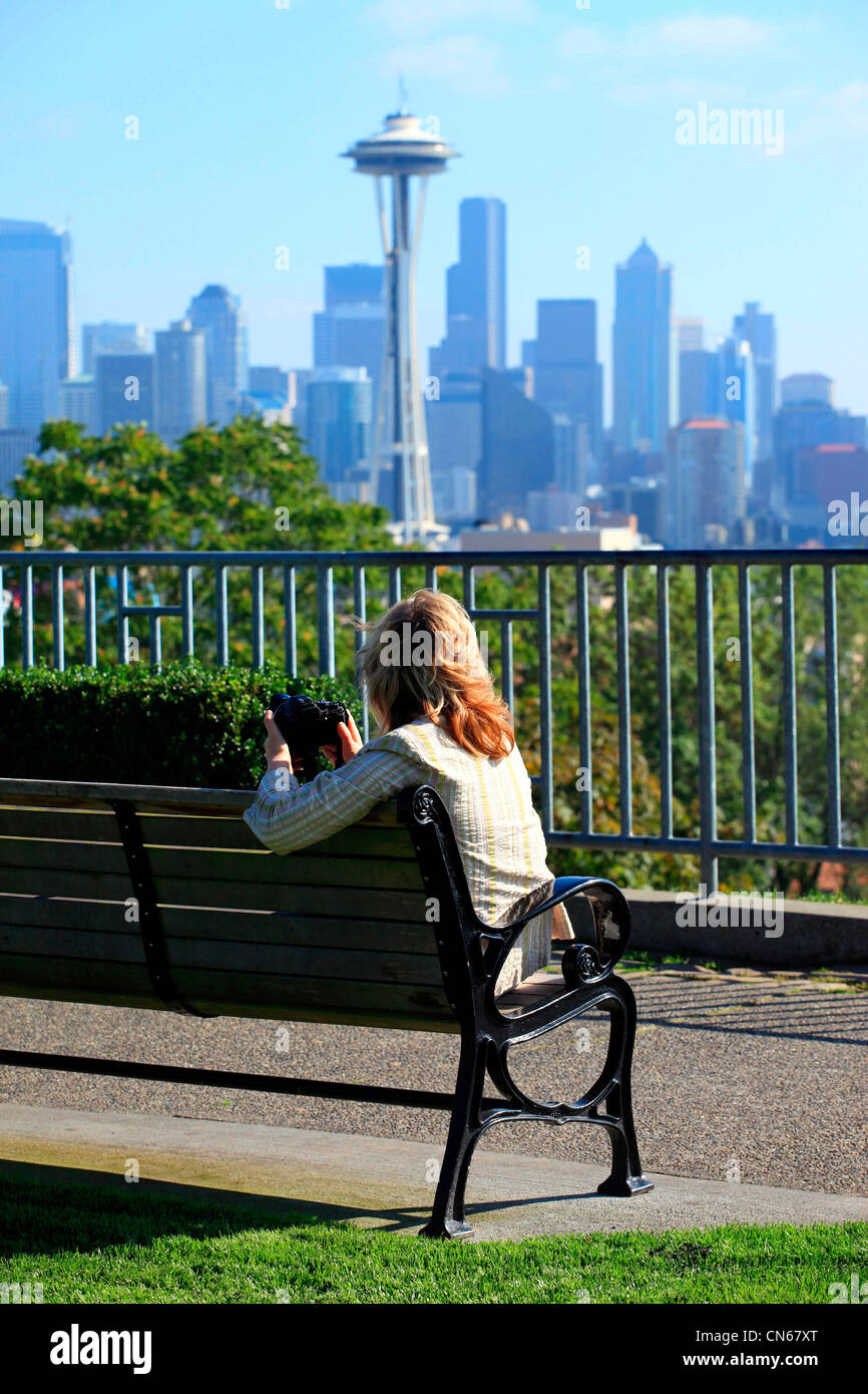 Kerry park overlook, and a lady photographer Stock Photo - Alamy