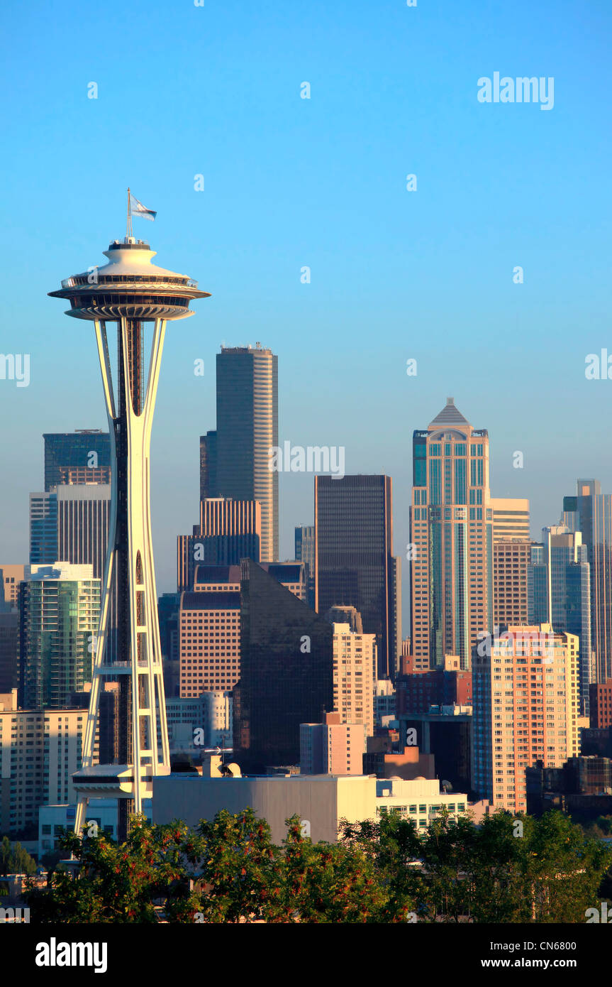 Vertical composition of Seattle downtown & the space needle tower Stock ...