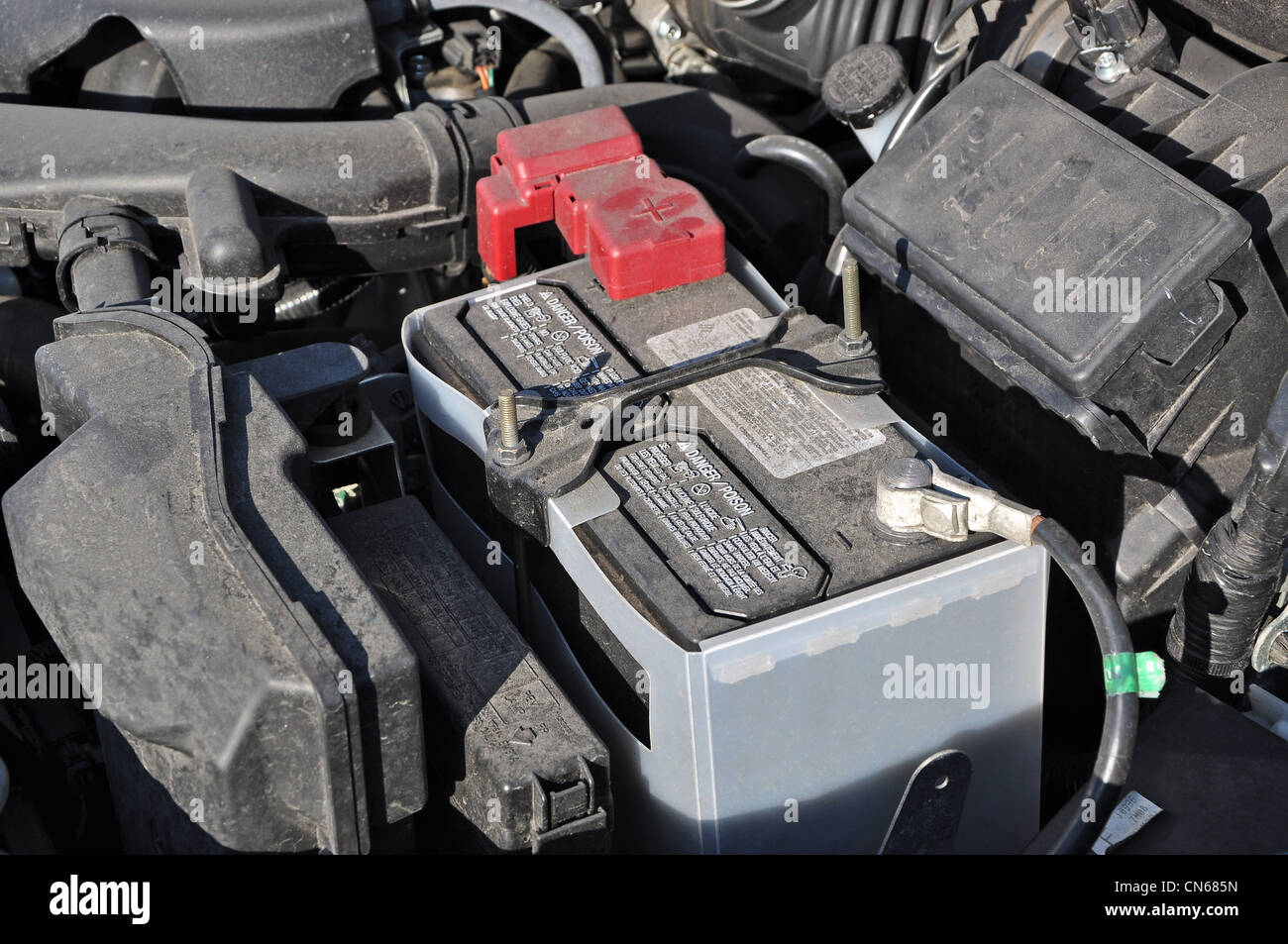 V6 car engine hi-res stock photography and images - Alamy