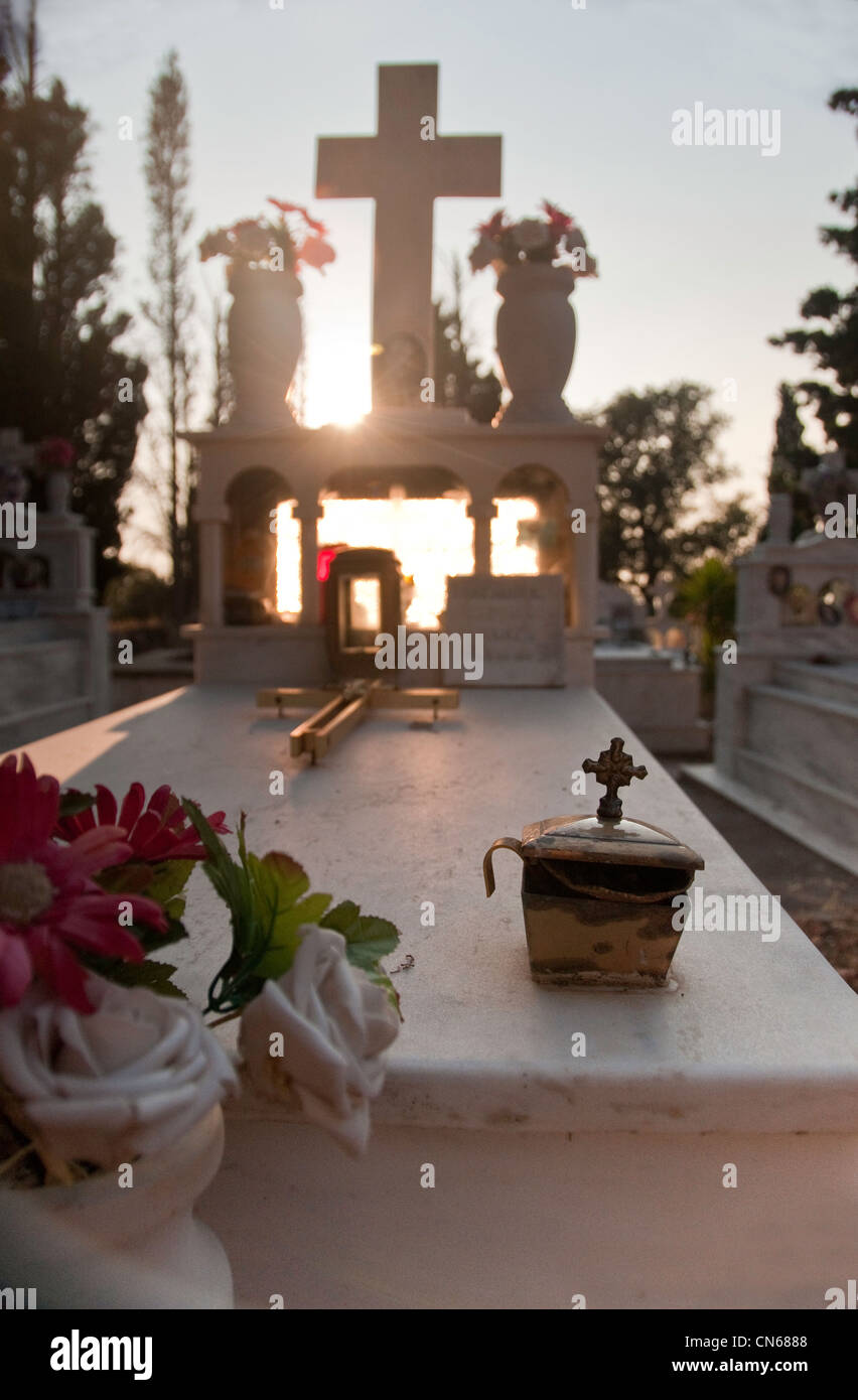 Greek orthodox cemetery tomb hi-res stock photography and images - Alamy
