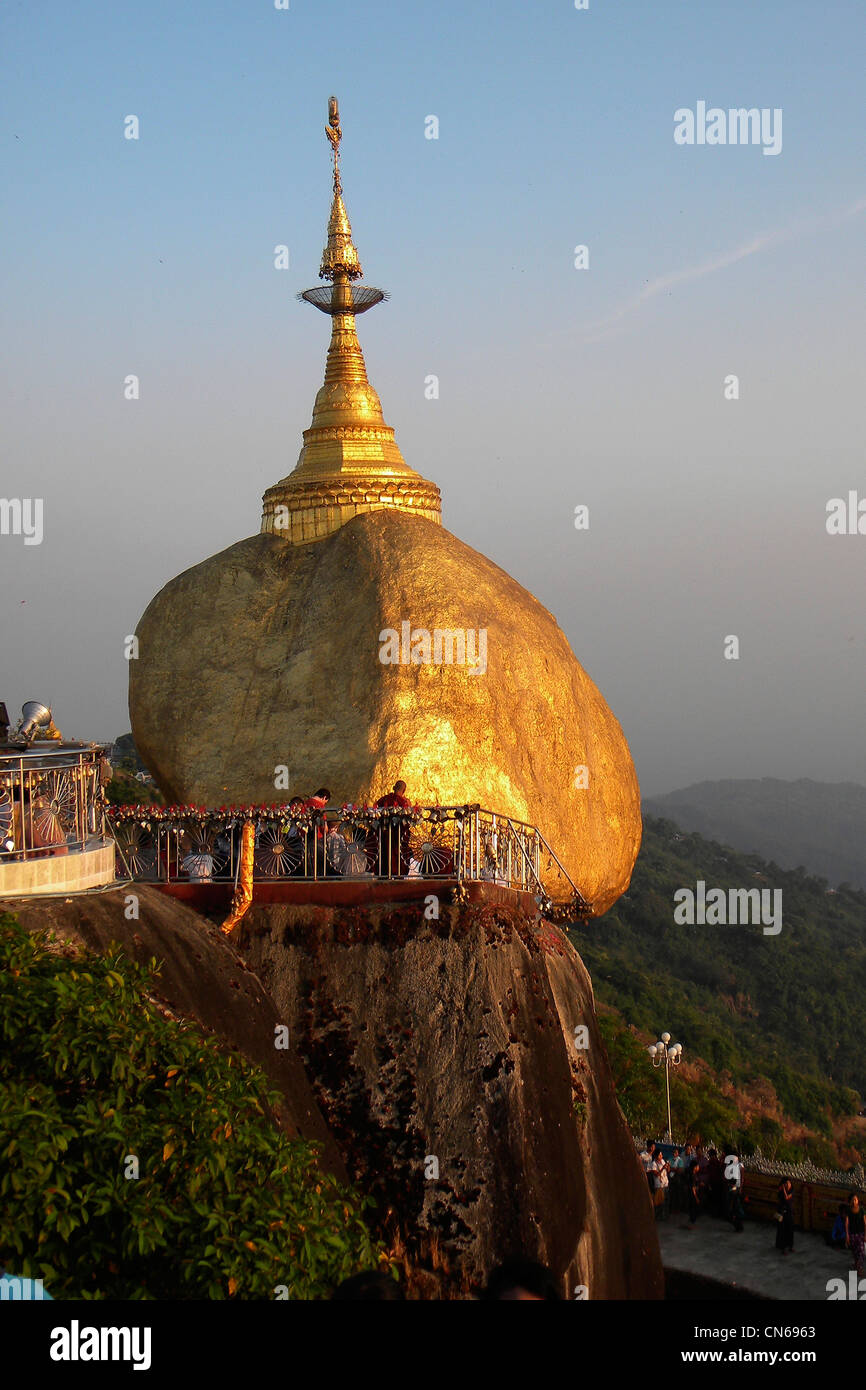 Golden rock temple, Kyaikhtiyo, Myanmar Stock Photo - Alamy