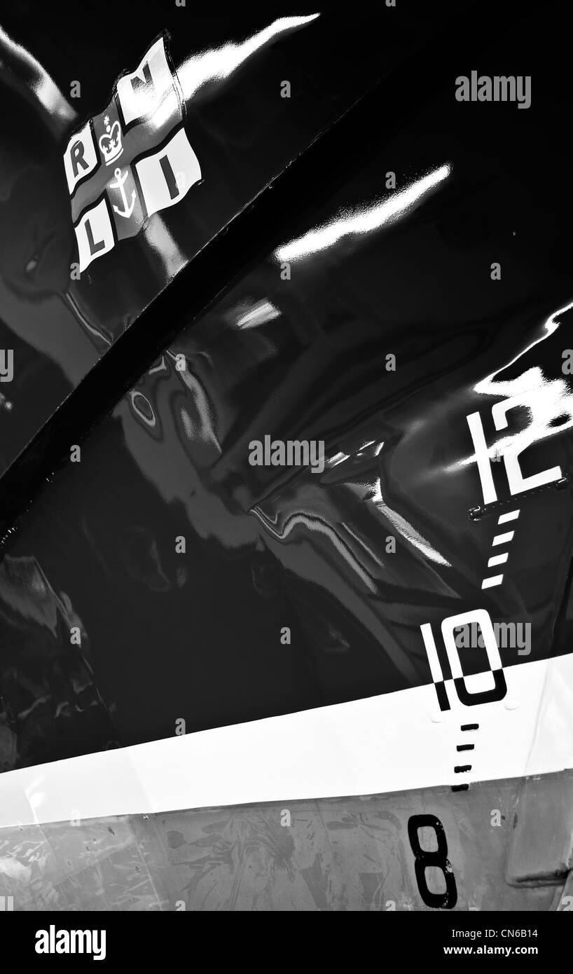 Vessel scale Black and White Stock Photos & Images - Alamy