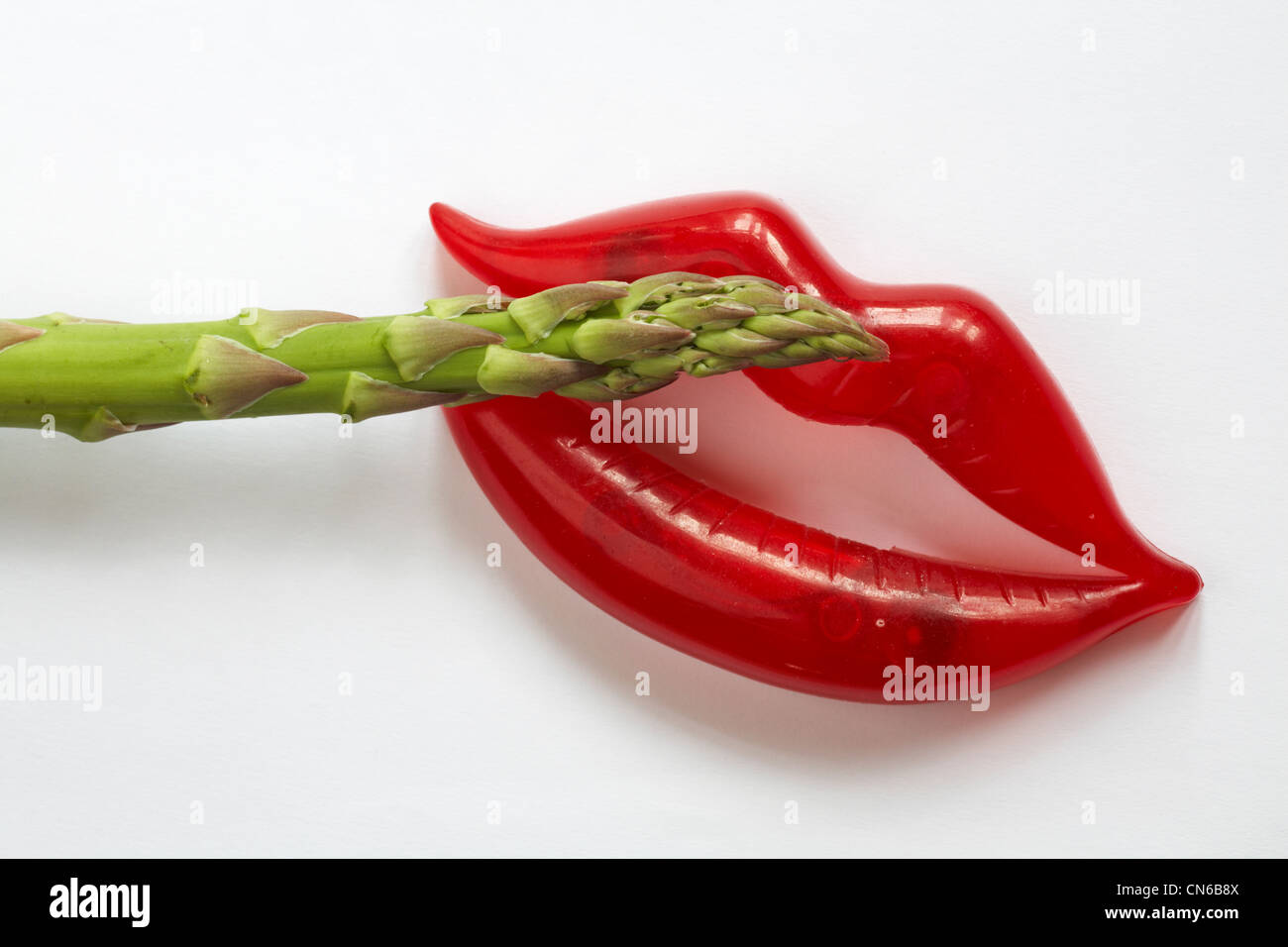 Red lips cutout hi-res stock photography and images - Alamy