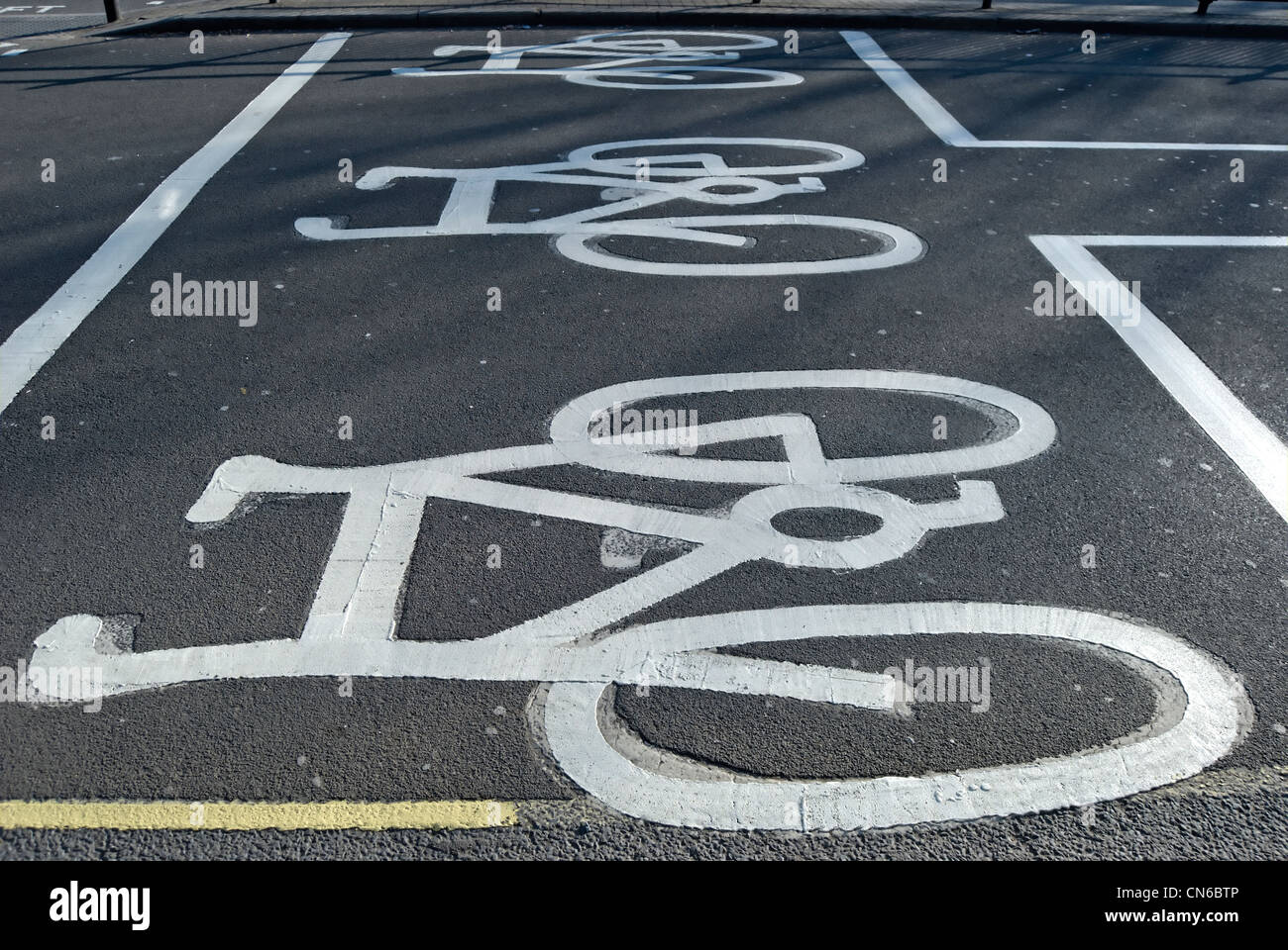 Cycle box hi-res stock photography and images - Alamy