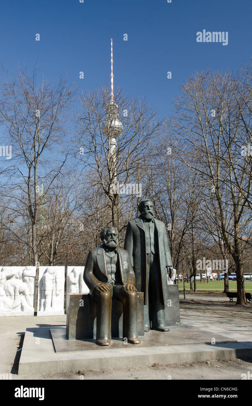 Statues of Karl Marx and Friedrich Engels, Berlin Stock Photo - Alamy