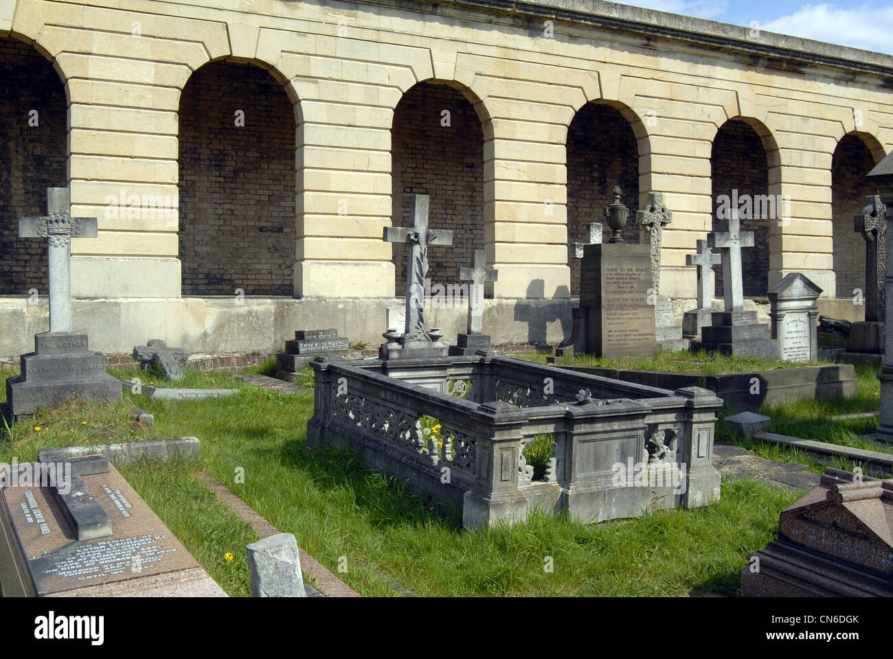 Old Brompton Cemetery Stock Photo - Alamy