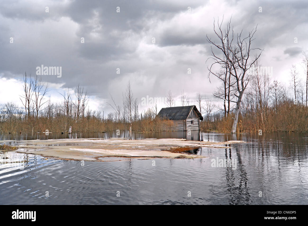 Flood water overflow house hi-res stock photography and images - Alamy