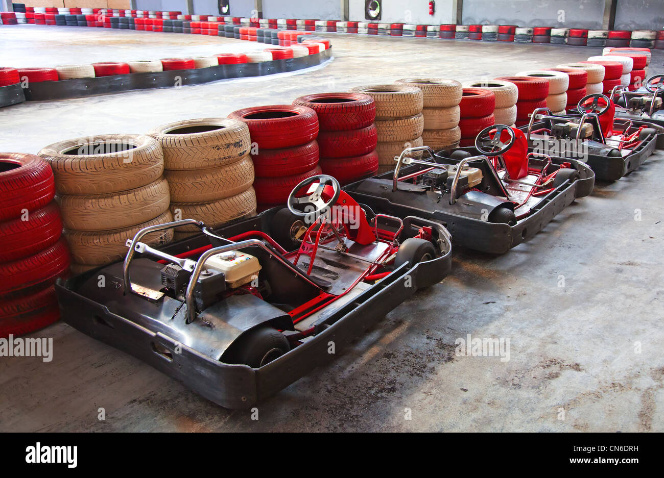 Boy race track start position hi-res stock photography and images - Alamy