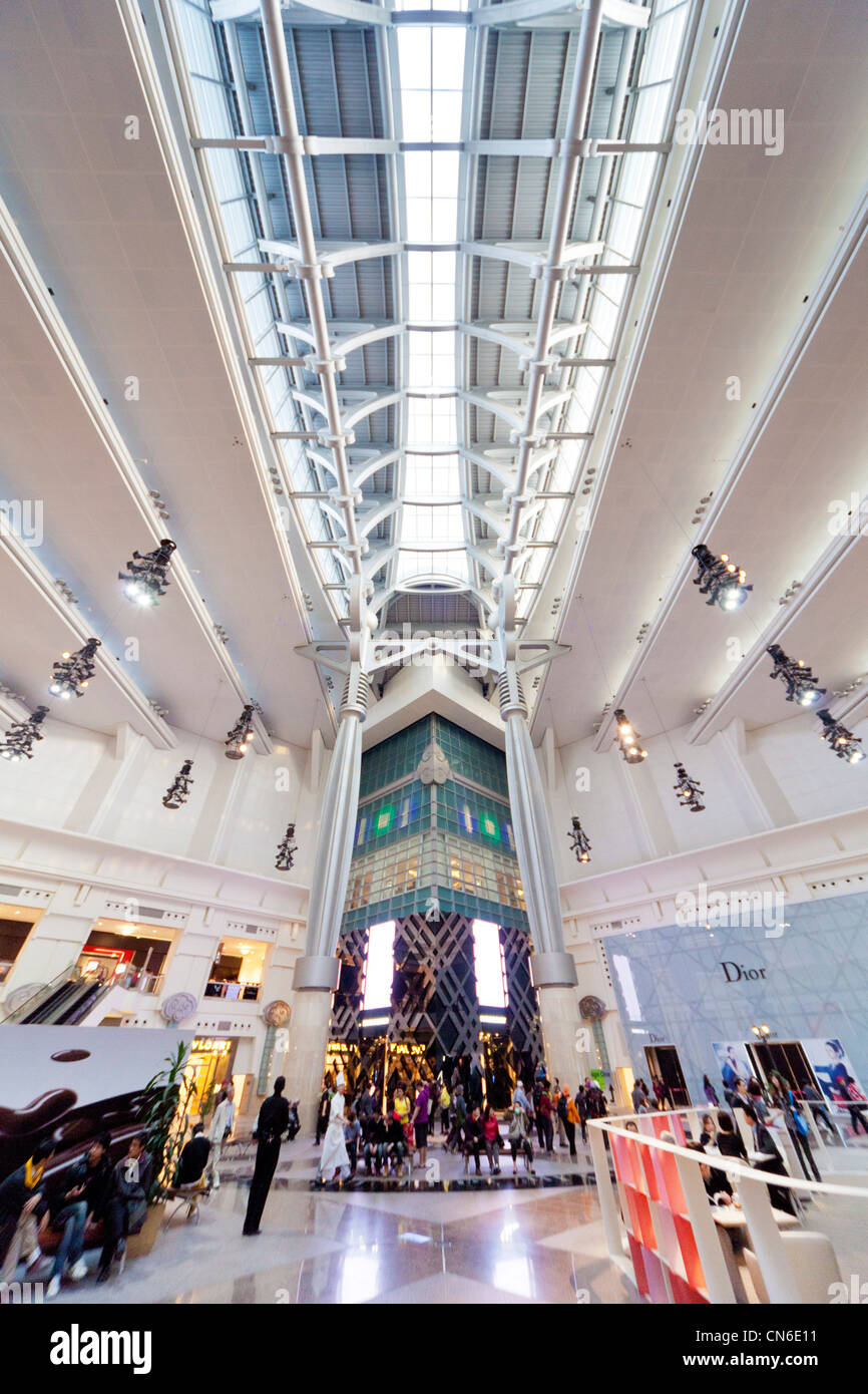 Shopping mall inside Taipei 101 skyscraper Taipei Taiwan. JMH5725 Stock ...
