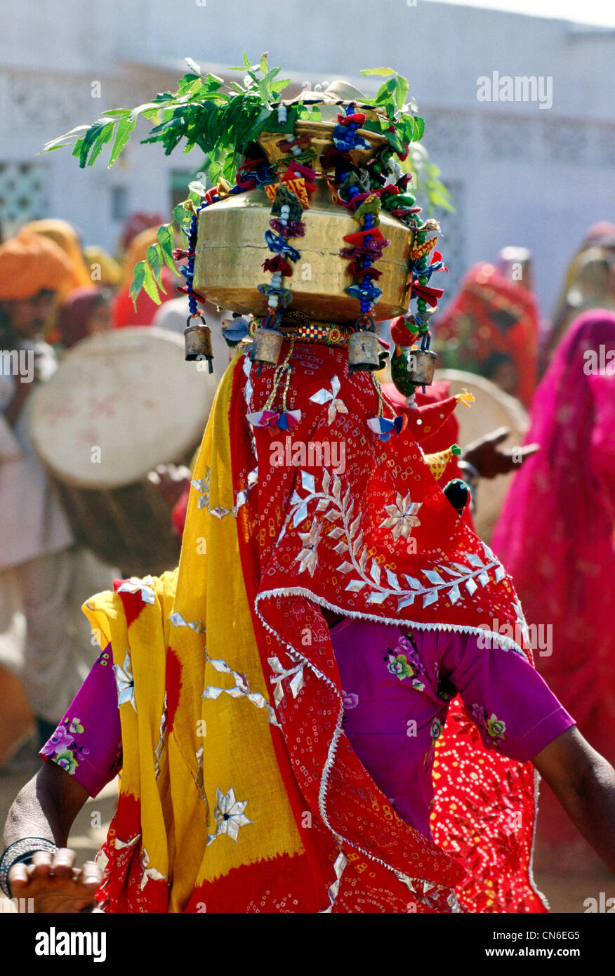 Veils dance hi-res stock photography and images - Alamy