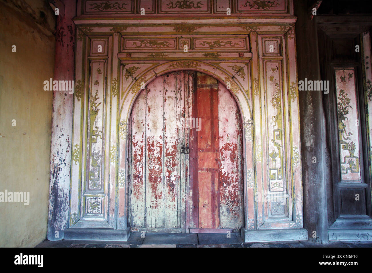 Entrance to the tomb hi-res stock photography and images - Alamy
