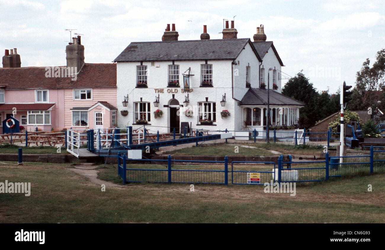 Heybridge Basin - The Old Ship Inn Stock Photo - Alamy