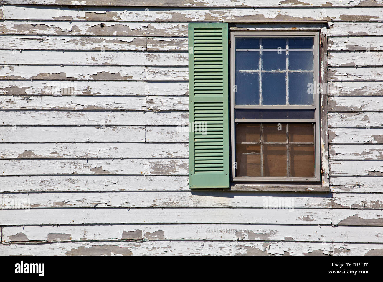 Window shutter peeling green paint hi-res stock photography and images ...