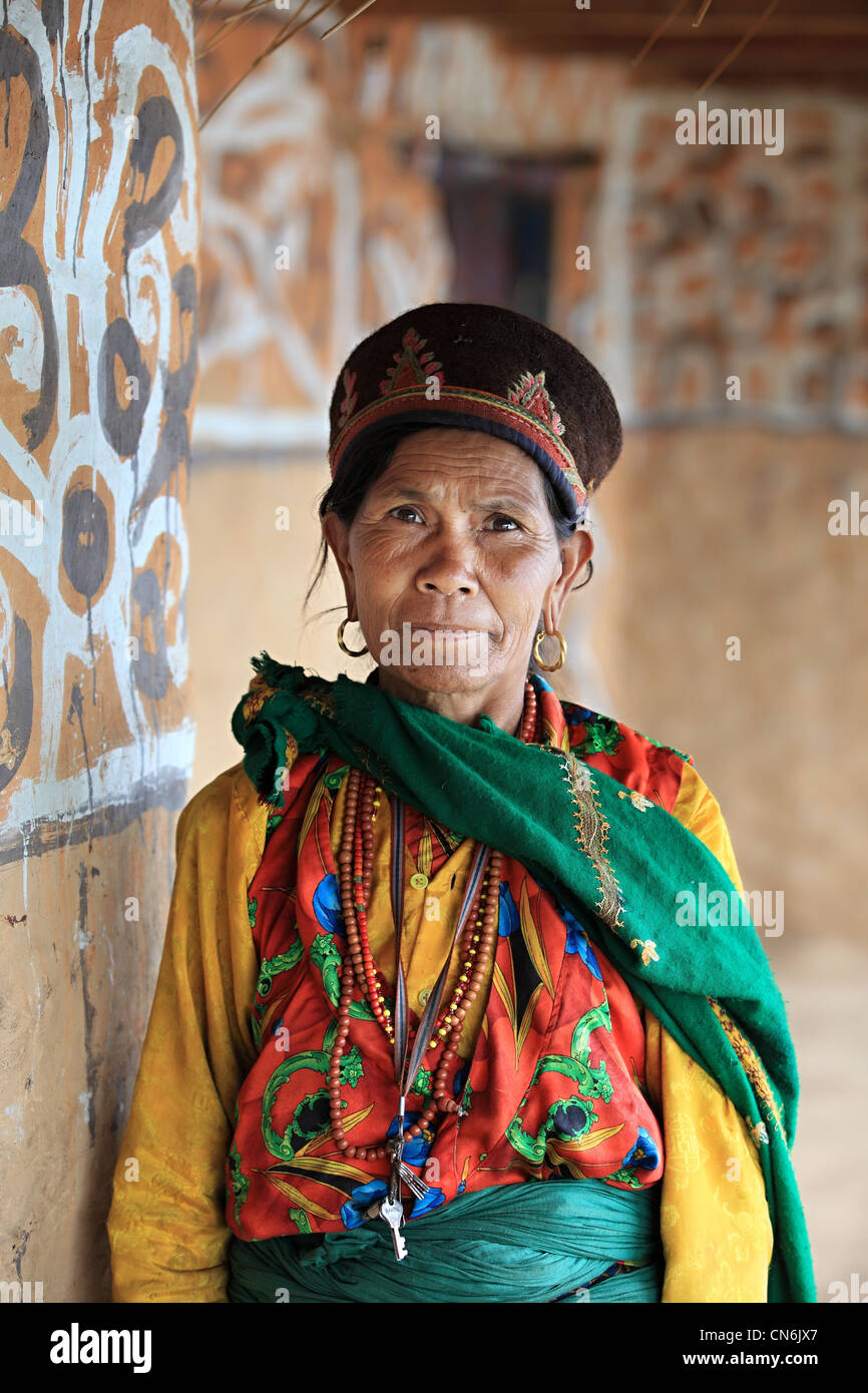 Tamang woman traditional dress hi-res stock photography and images - Alamy
